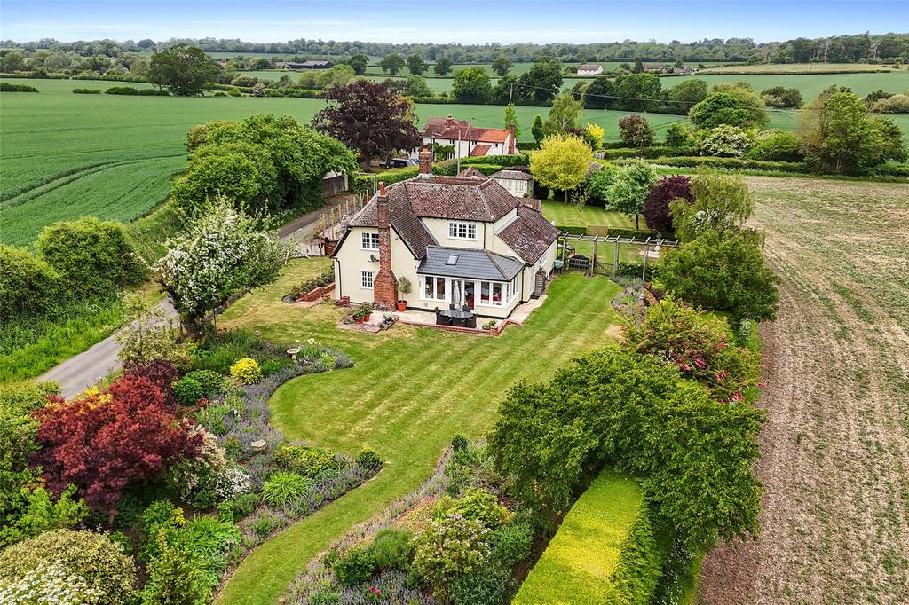 Bush End, Takeley, Bishop's... 3 bed detached house - £850,000