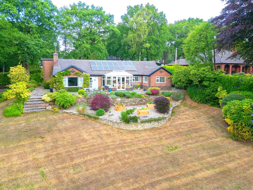 Pinewood Road, Market Drayton TF9 4 bed bungalow for sale - £625,000