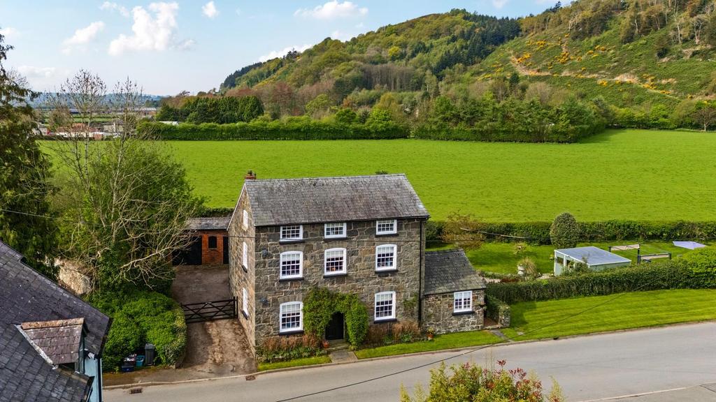 Meifod 4 bed house - £485,000