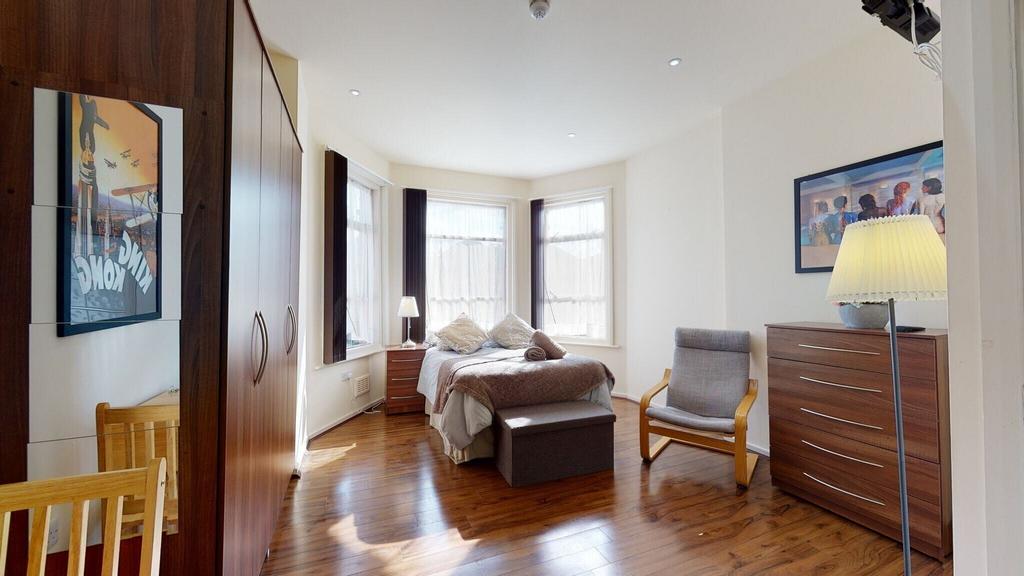 Anson Road Studio - £1,381 pcm (£319 pw)