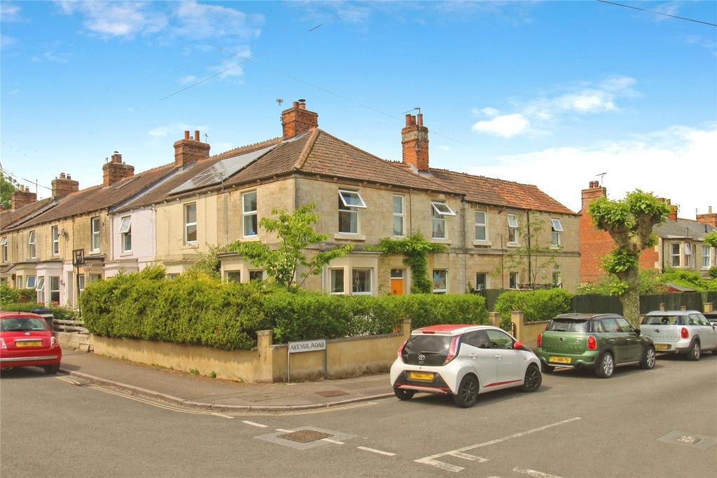 Avenue Road, Trowbridge 4 bed end of terrace house for sale - £400,000