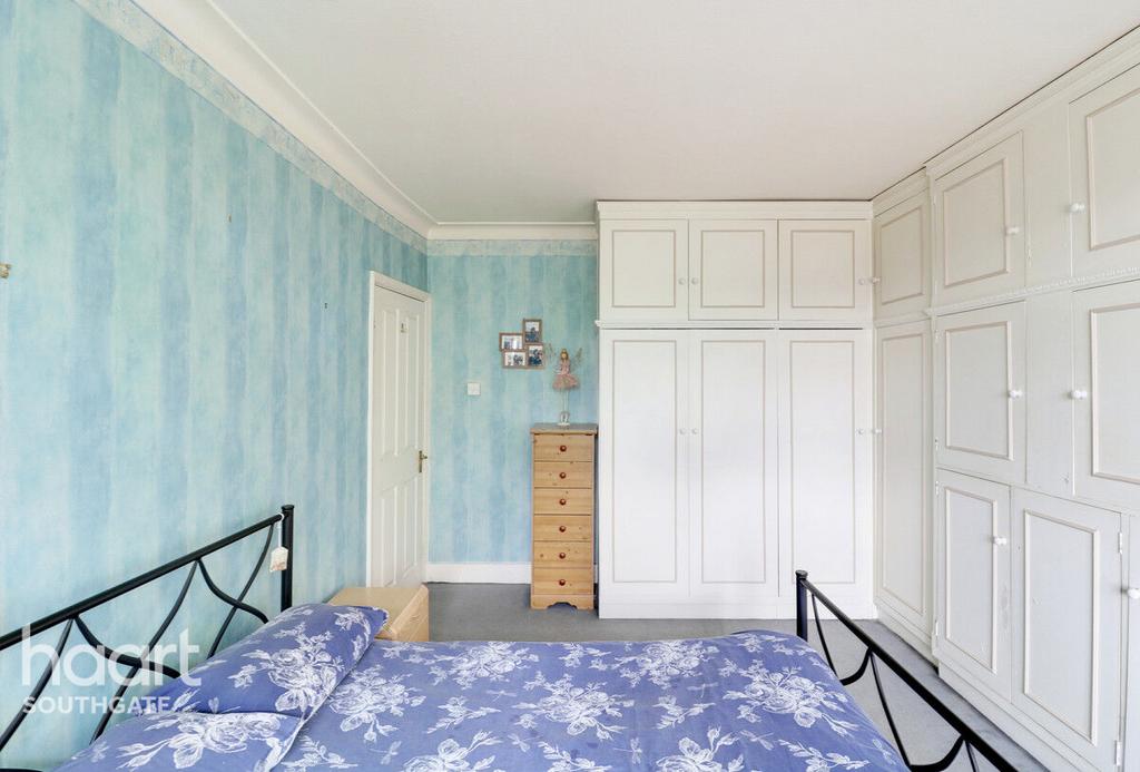 Monkfrith Way, London 4 bed semi-detached house - £800,000