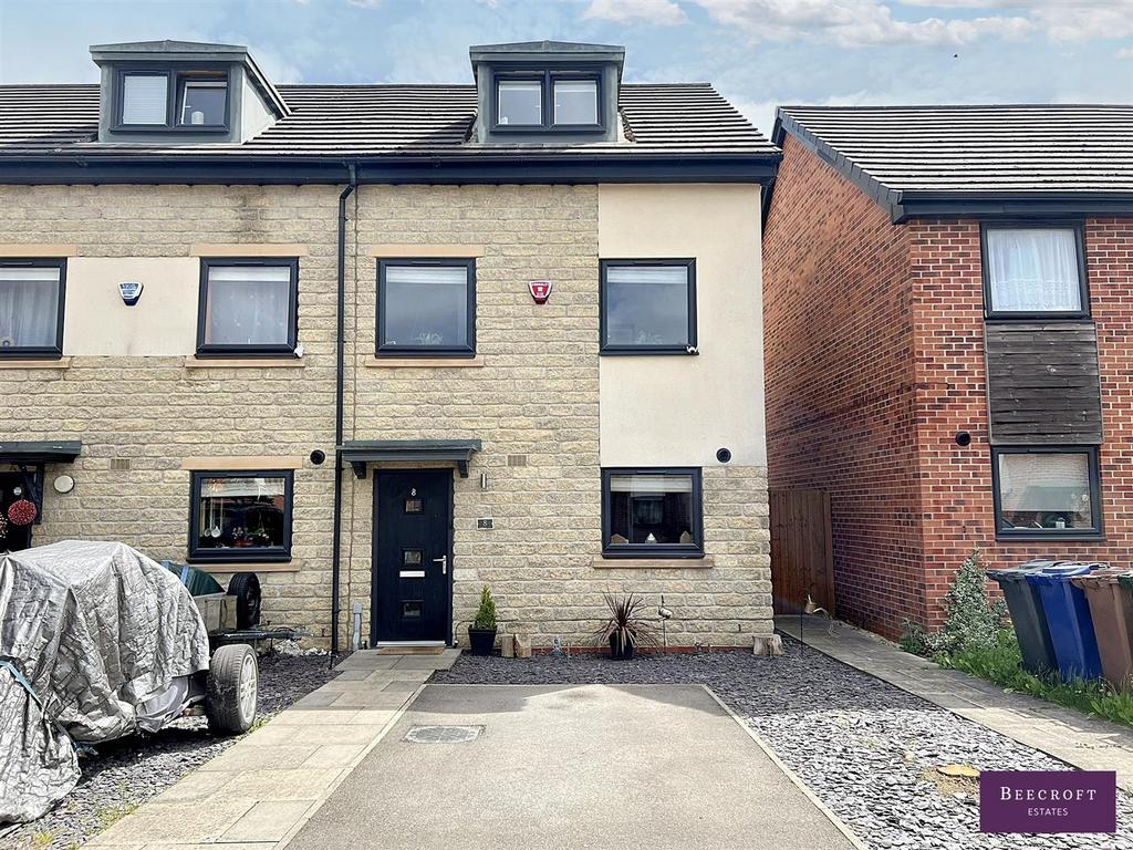Acorn Avenue, Thurnscoe, Rotherham 3 bed townhouse for sale - £170,000