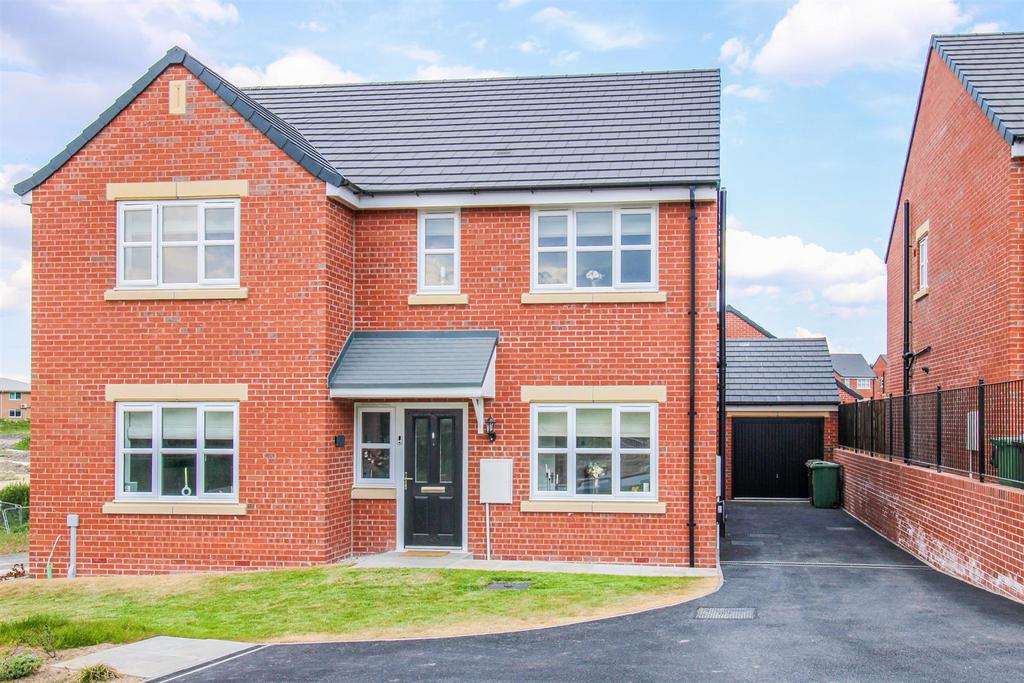 Ruby Close, Wakefield WF1 4 bed detached house for sale - £500,000