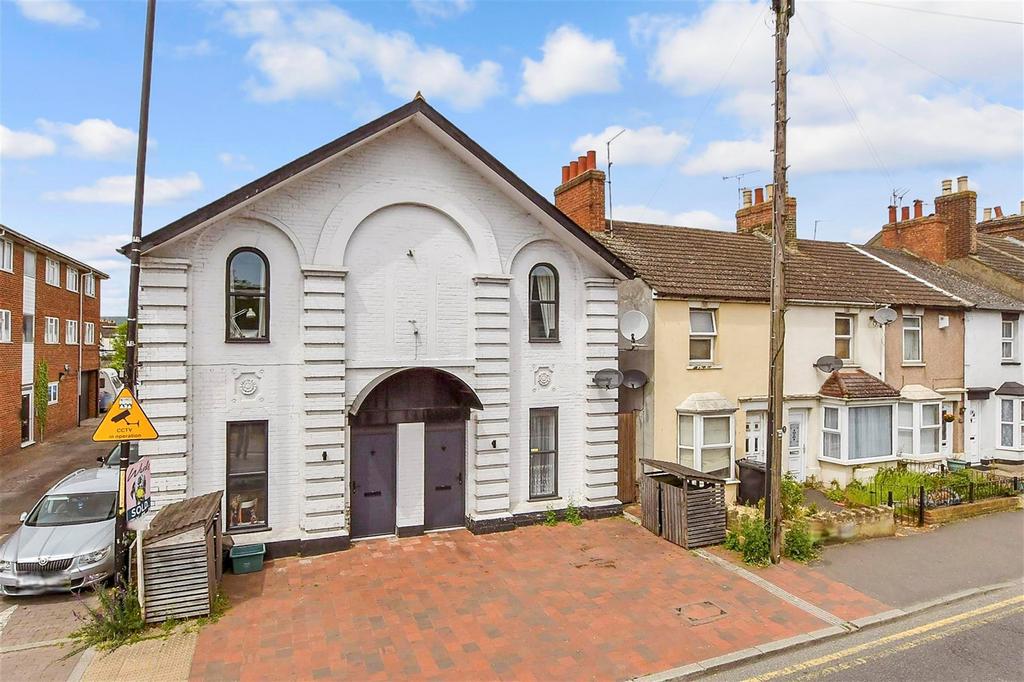 Malling Road, Snodland, Kent 2 bed semi-detached house for sale - £280,000