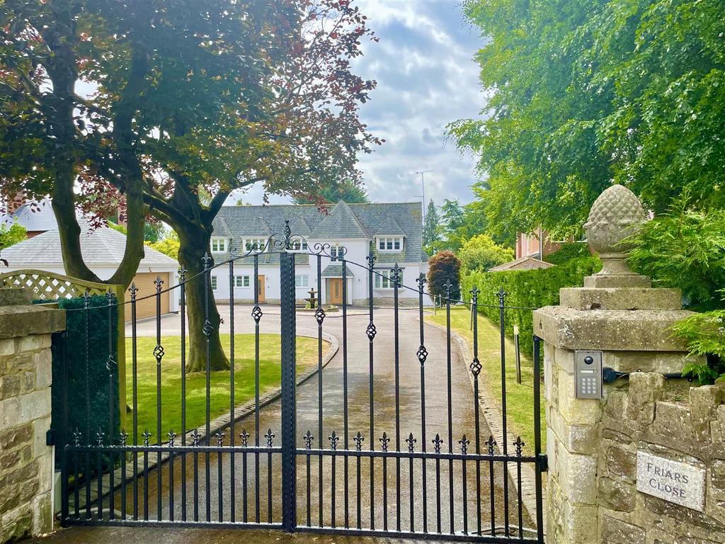 Westlecot Road, Old Town, Swindon 5 bed detached house for sale - £ ...