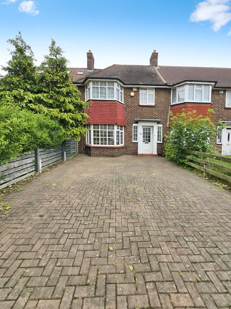 Upney Lane, London IG11 3 bed terraced house to rent - £3,000 pcm (£692 pw)