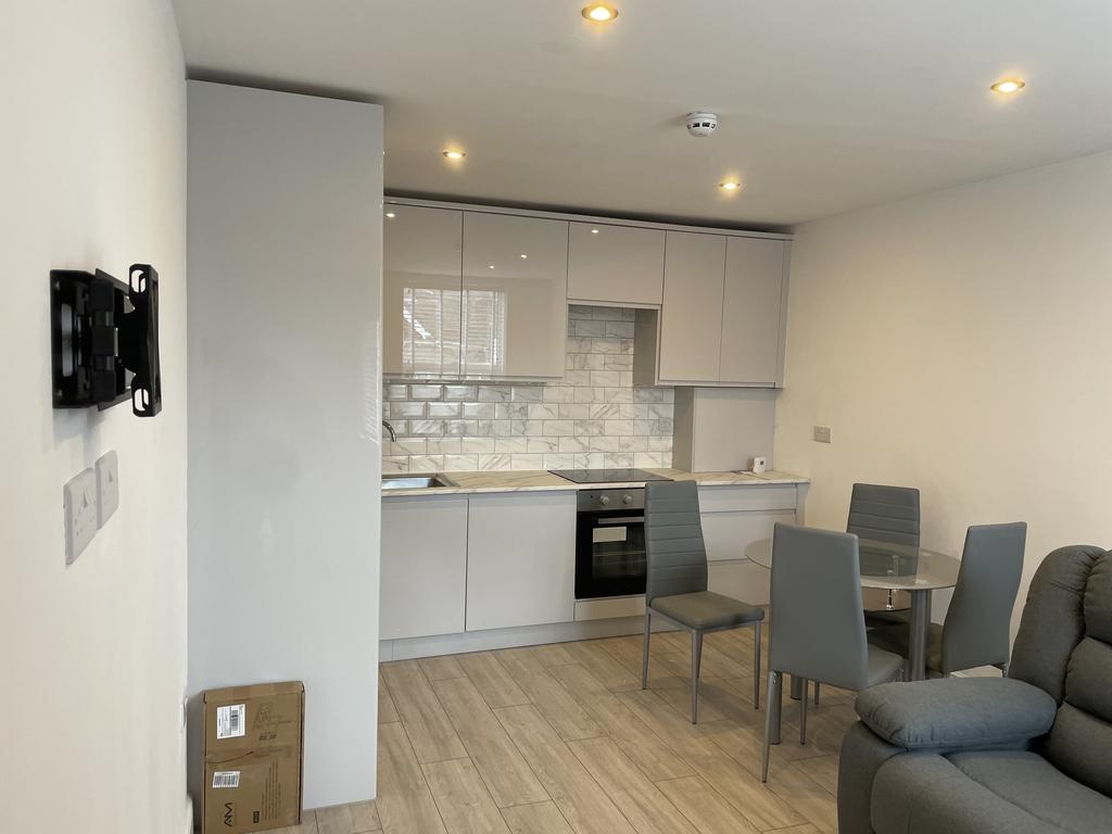 Avondale Road, Wolverhampton 1 bed flat to rent - £850 pcm (£196 pw)