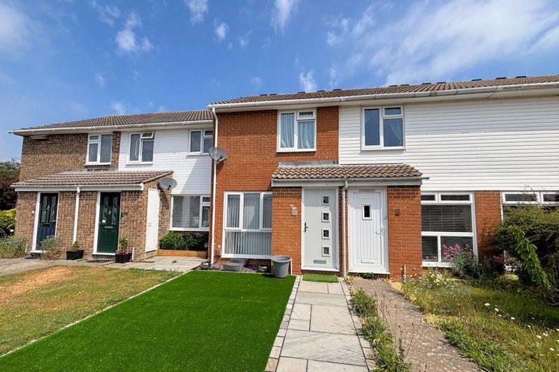 Spruce Walk, Lee-On-The-Solent, PO13 2 bed terraced house - £275,000