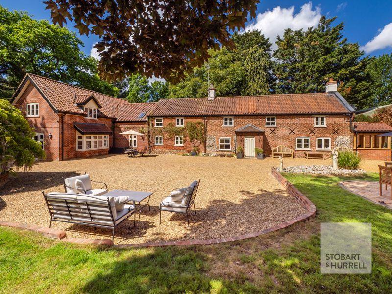 Coltishall Road, Norwich NR10 5 bed character property - £1,100,000