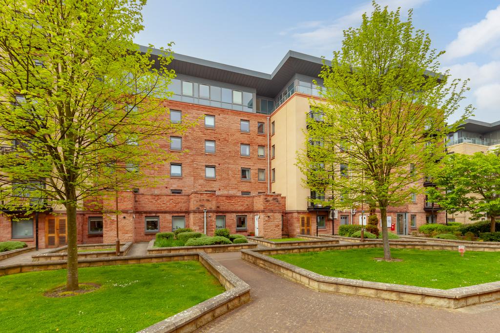 20 Slateford Gait, EDINBURGH, EH11 1GU 2 bed flat for sale - £65,000