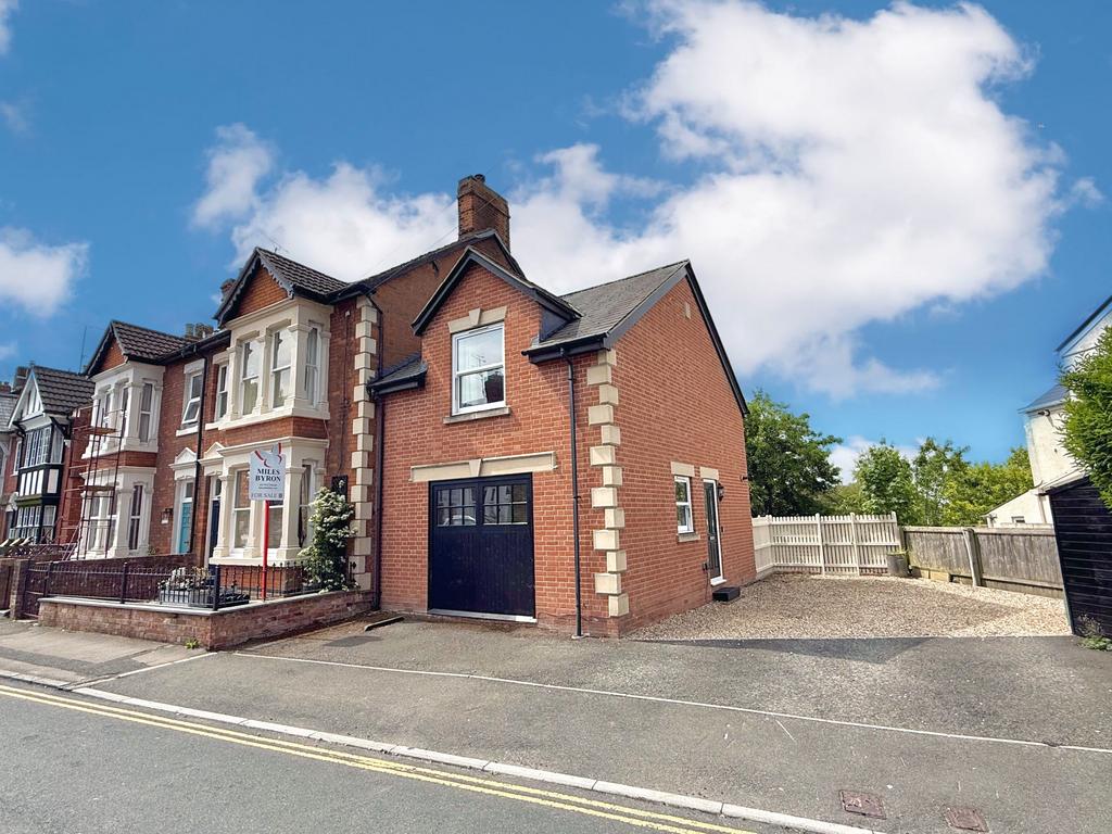 Old Town, Swindon SN1 6 bed semi-detached house for sale - £575,000