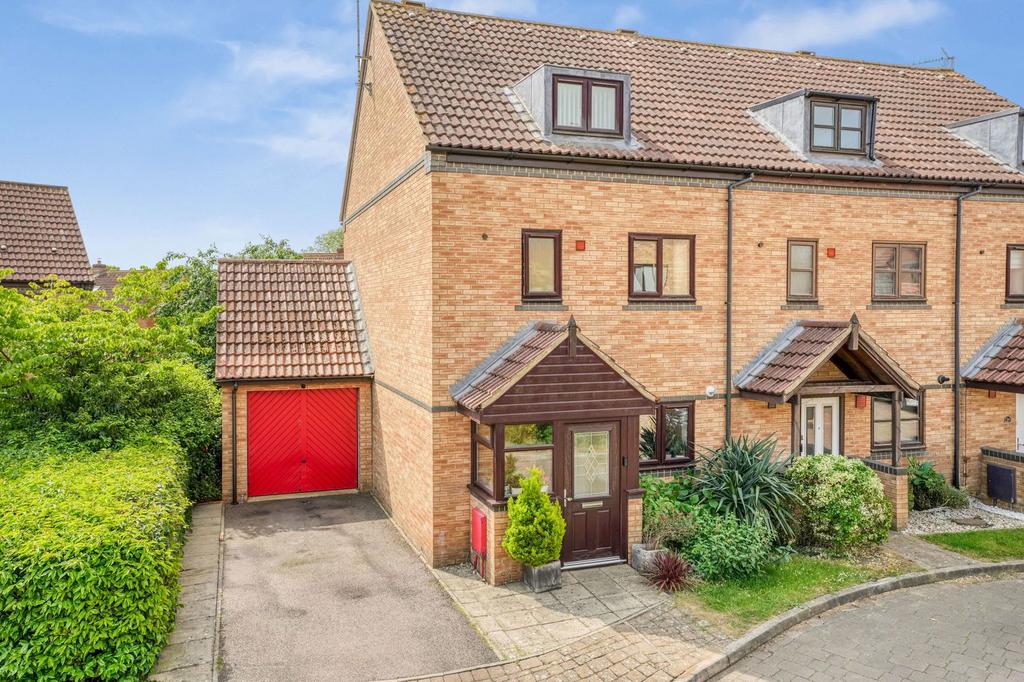 Gainsborough Close, Milton Keynes MK8 4 bed townhouse for sale - £425,000