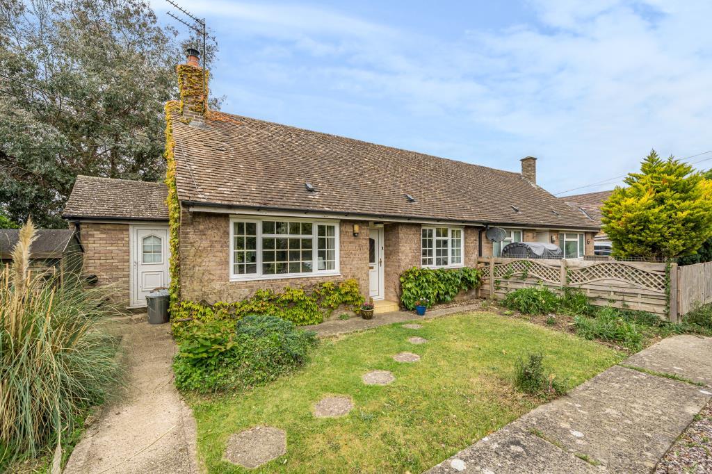 Duns Tew, Banbury, OX25 2 bed semi-detached bungalow for sale - £325,000