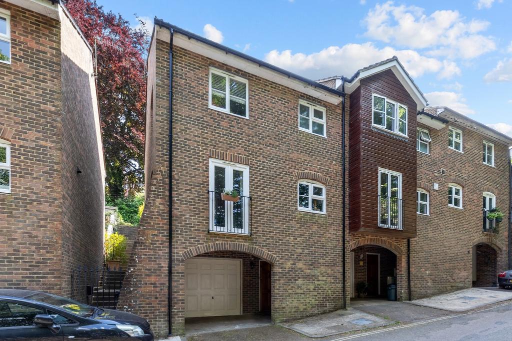 Paddock Lane, Lewes, East Sussex, BN7... 2 bed end of terrace house - £ ...