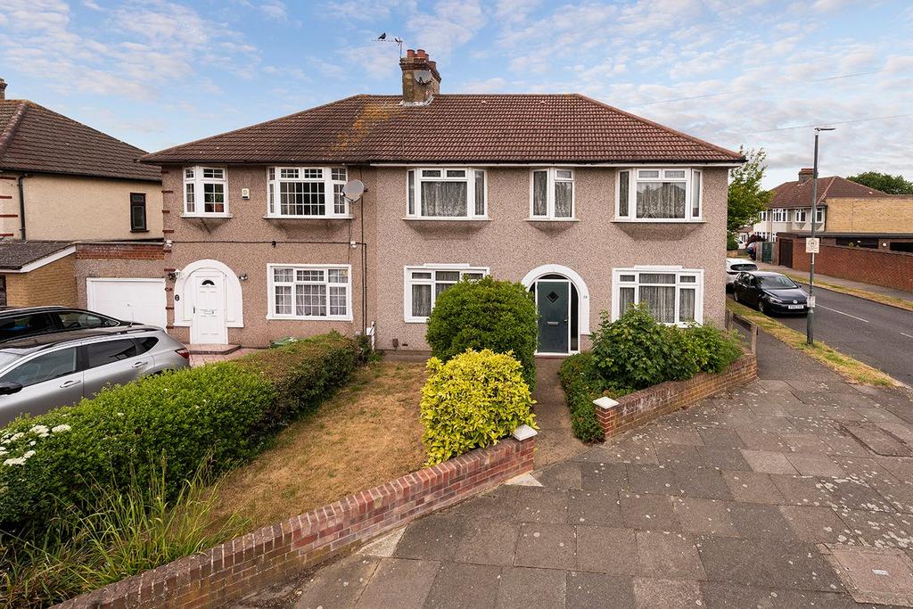 Hythe Avenue, Bexleyheath, DA7 4 bed semi-detached house for sale - £ ...