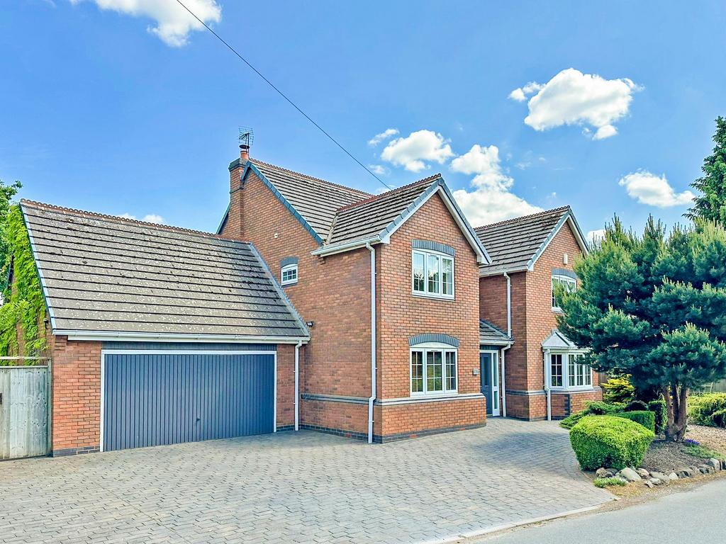 Bratch Common Road, Wombourne, WV5 5 bed detached house for sale - £725,000