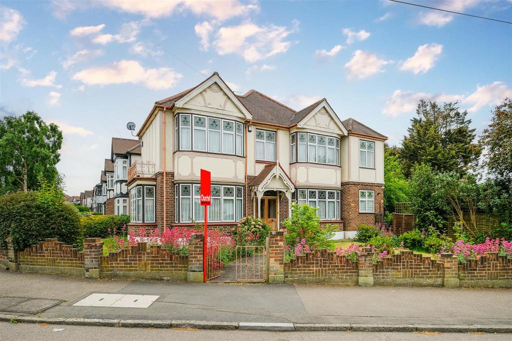 Nevin Drive, North Chingford 4 bed semi-detached house for sale - £950,000