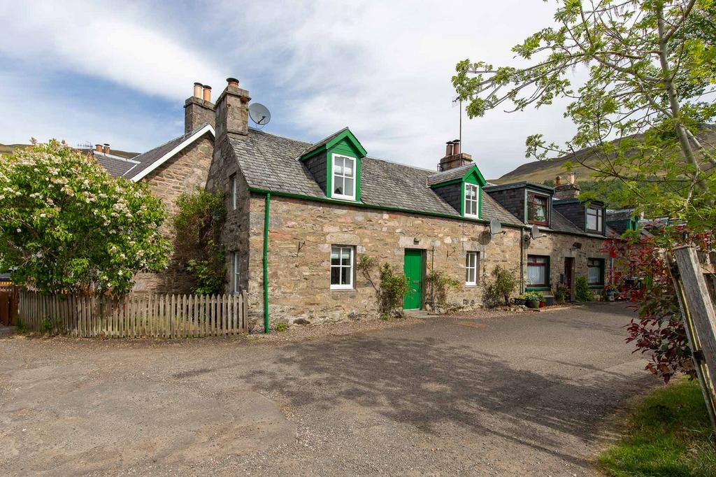 Lilac Cottage, Kinloch Rannoch... 3 bed end of terrace house - £205,000
