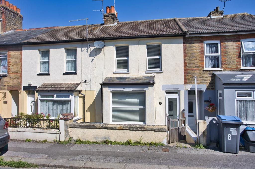 Westbury Road, Dover, Kent, CT17 2 bed terraced house - £180,000
