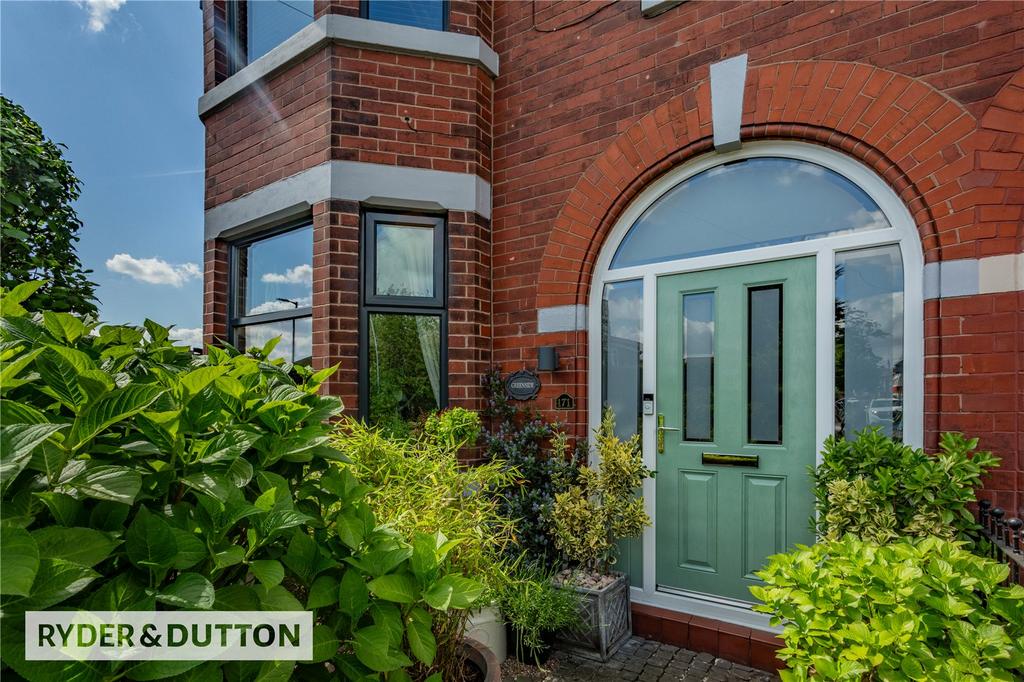 Moston Lane East, New Moston... 3 bed end of terrace house - £290,000