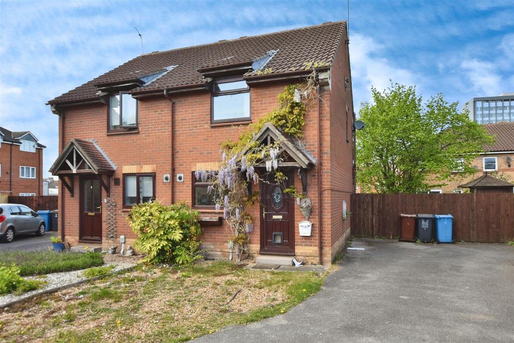 Thorn Leigh, Bean Street, Hull 2 bed semi-detached house - £90,000
