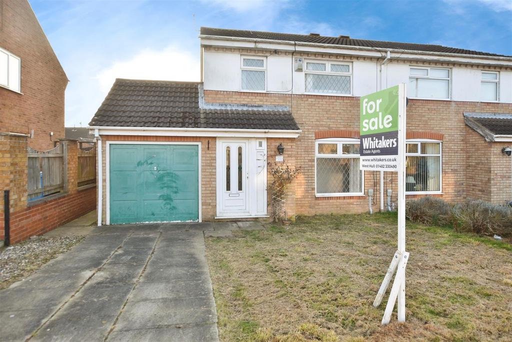 The Queensway, Hull 3 bed semi-detached house - £115,000