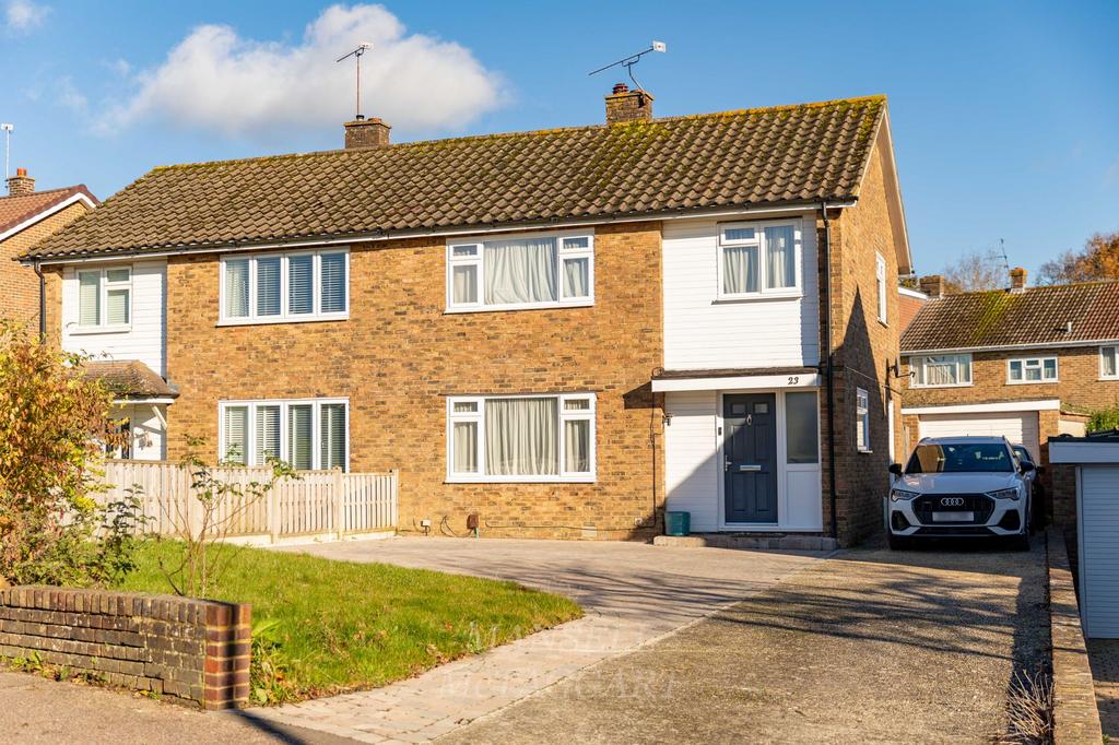 Weald Drive, Crawley RH10 3 bed semi-detached house for sale - £475,000