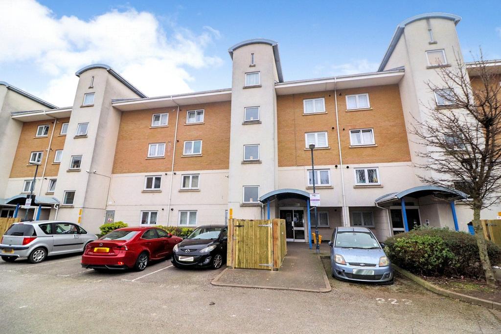 Macarthur Close, Erith, DA8 2 bed flat for sale - £220,000