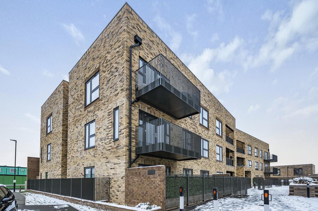 Adit Road Erith DA8 2 bed flat - £1,950 pcm (£450 pw)