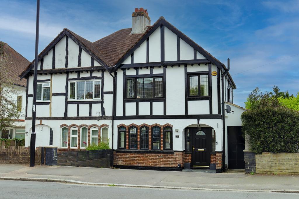 Coulsdon Road, Coulsdon CR5 4 bed semi-detached house for sale - £600,000