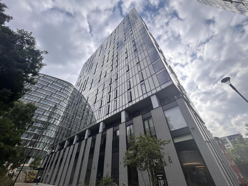 The Gate, Meadowside Manchester 2 bed apartment - £1,550 pcm (£358 pw)