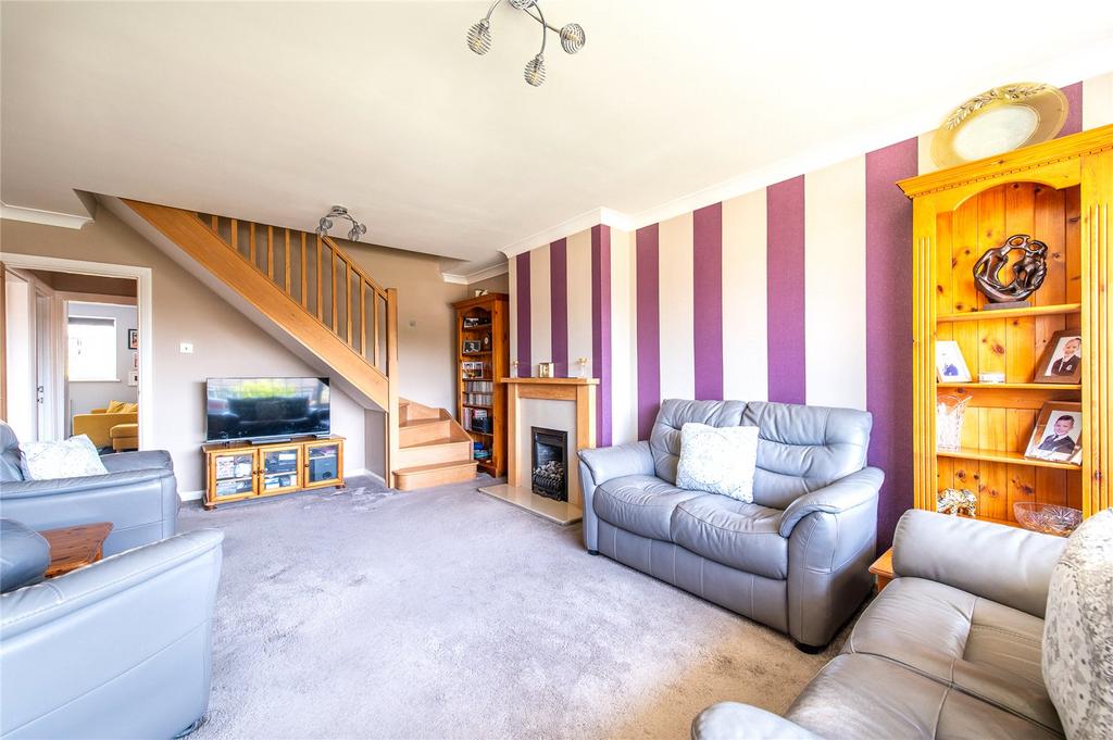 Biddenden Way, Istead Rise, Kent, DA13 4 bed semi-detached house for ...