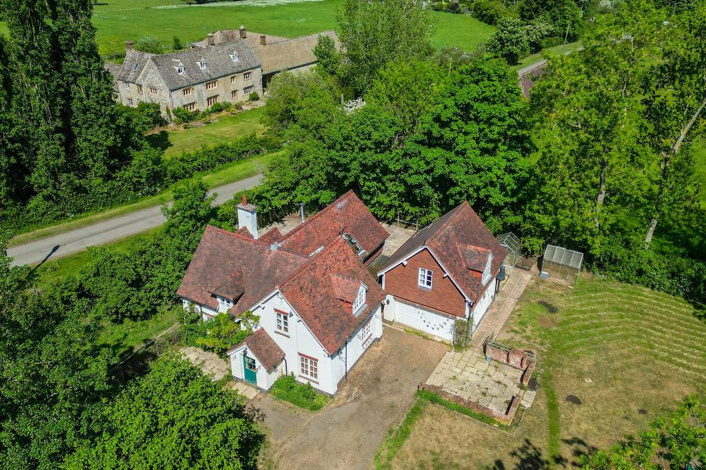 Shipston-On-Stour CV36 5 bed village house for sale - £700,000