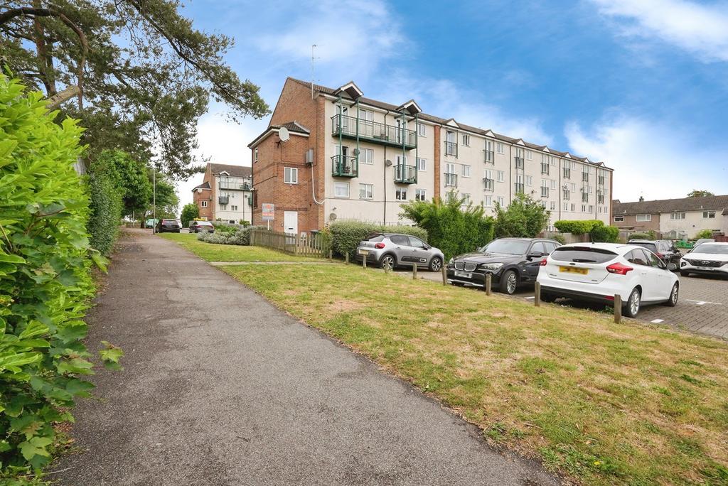 Mathon Court, Ashford, TN24 9 3 bed maisonette for sale - £165,000