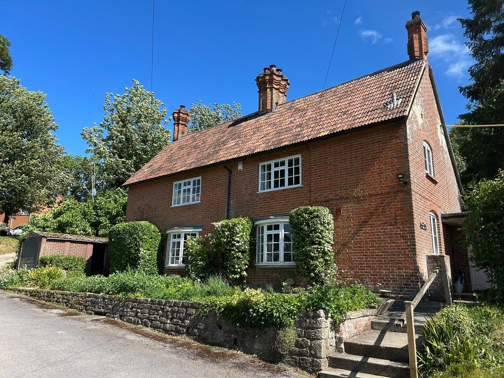 Ledge Hill, Devizes SN10 5 bed detached house to rent - £2,250 pcm (£ ...