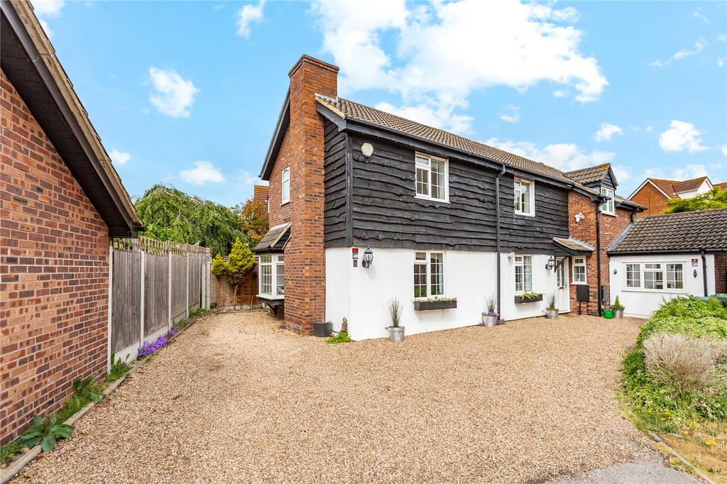 Creasey Close, Hornchurch, RM11 4 bed detached house for sale - £700,000