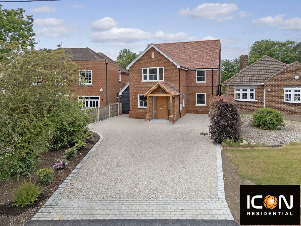 Well Lane, Stock, INGATESTONE, Essex... 5 bed detached house - £6,000 ...