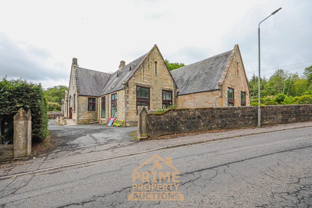 Peesweep Brae, Cumnock KA18 8 bed detached house - £180,000