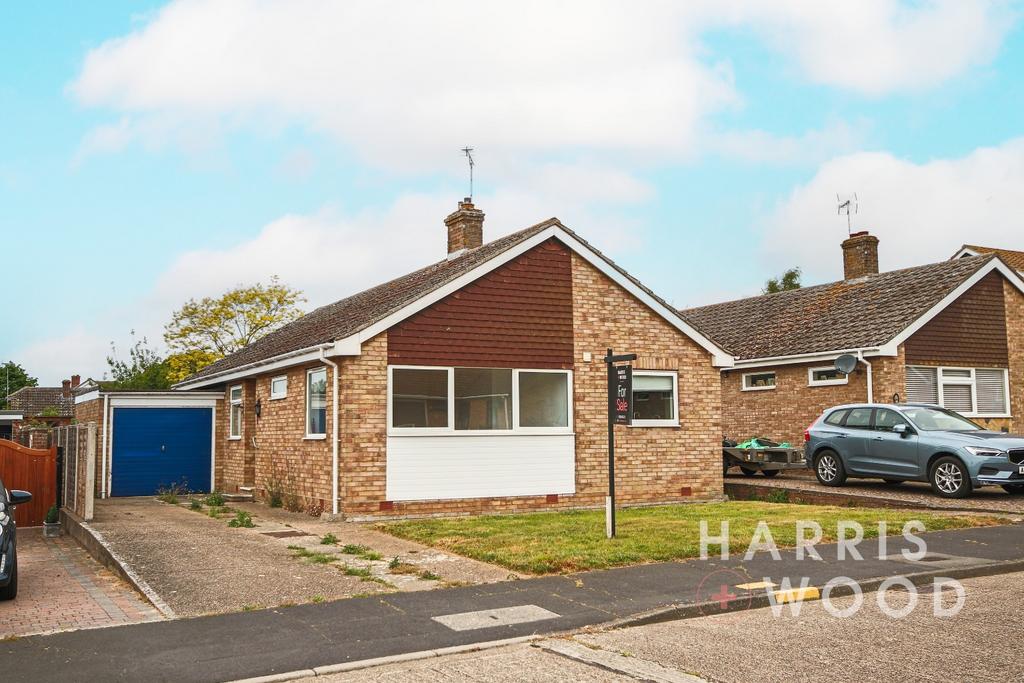 Seafield Road, Harwich, Essex, CO12 3 bed detached bungalow - £400,000
