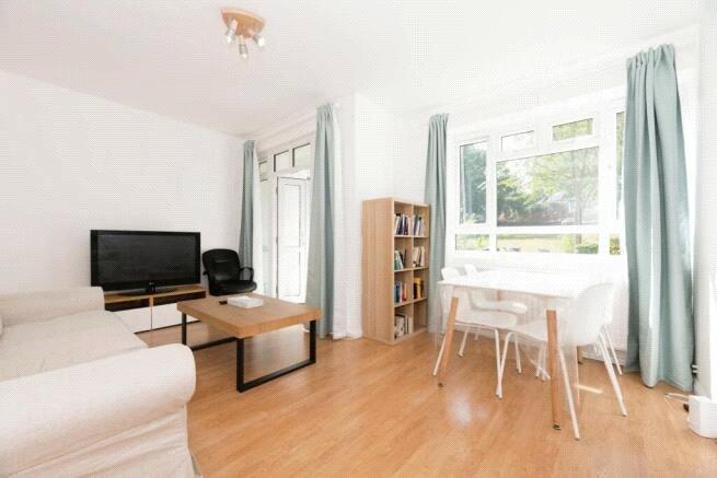 Albert Drive, London SW19 2 bed apartment for sale - £400,000