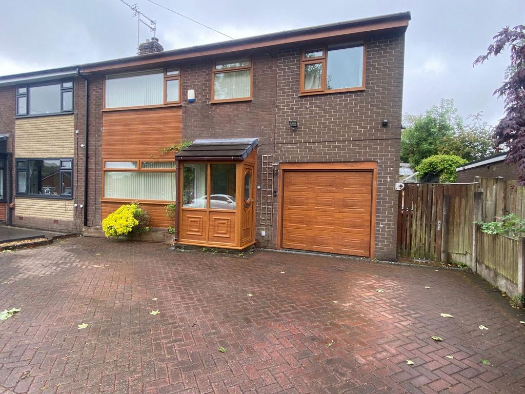 Rushcroft Road, Shaw 5 bed semi-detached house - £365,000