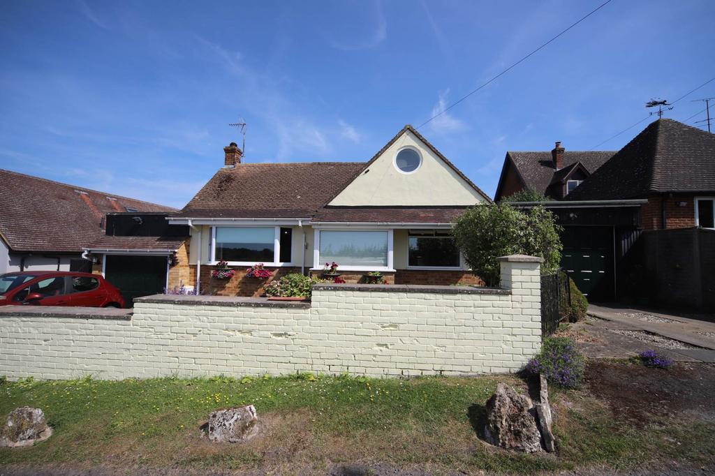 The Baulk, Cheddington 3 bed detached bungalow - £725,000