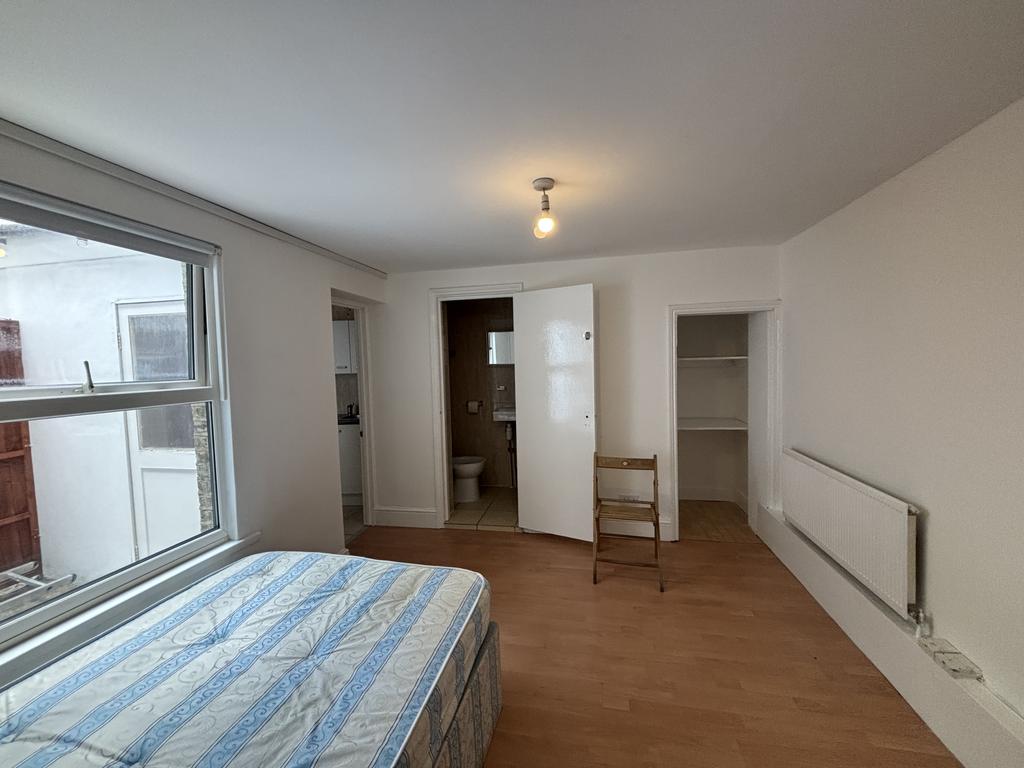 Yeldham Road, London, W6 Terraced house to rent - £1,300 pcm (£300 pw)