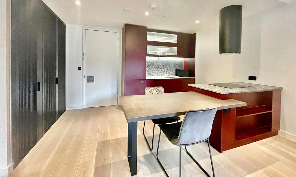 Viaduct Gardens, London SW11 1 bed apartment to rent - £3,250 pcm (£750 pw)