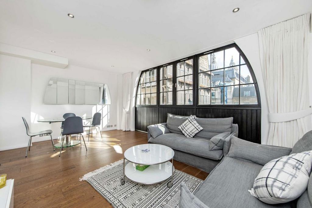 Ludgate Square, London EC4M 2 bed flat - £3,300 pcm (£762 pw)