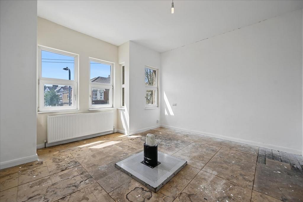 Chapter Road, Willesden Green, NW2 1 bed apartment - £330,000
