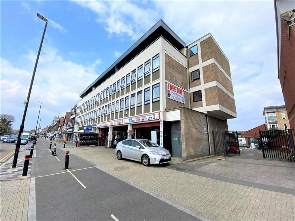 Legion House, 854 Uxbridge Road... 1 bed apartment - £1,500 pcm (£346 pw)