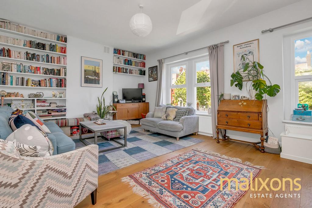 Gleneldon Road, London SW16 3 bed flat for sale - £600,000