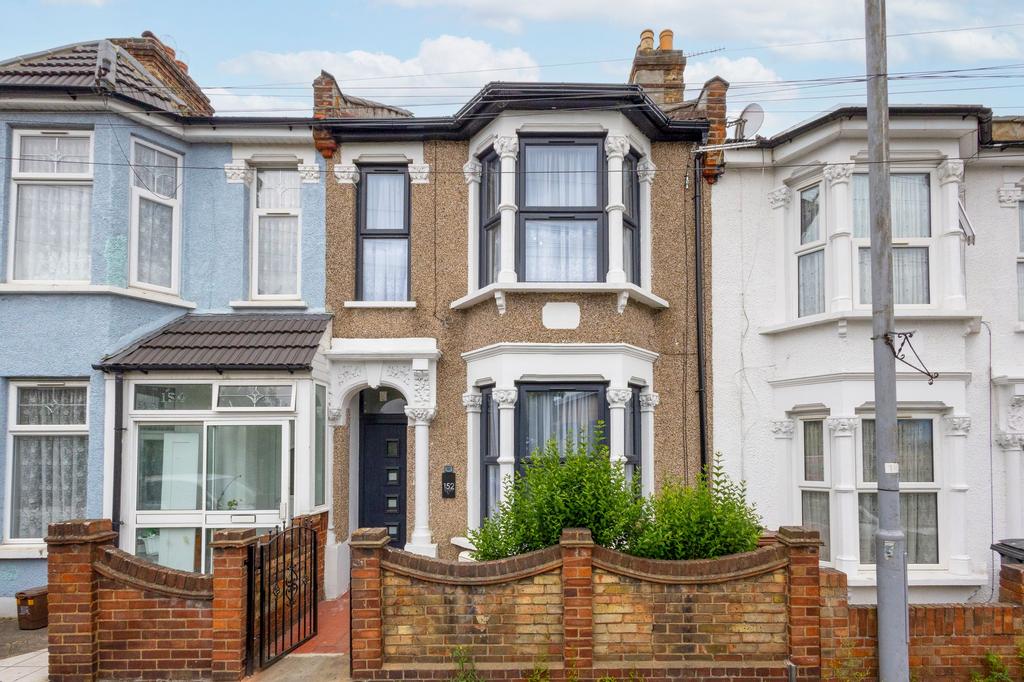 Higham Hill Road, London E17 3 bed terraced house for sale - £600,000